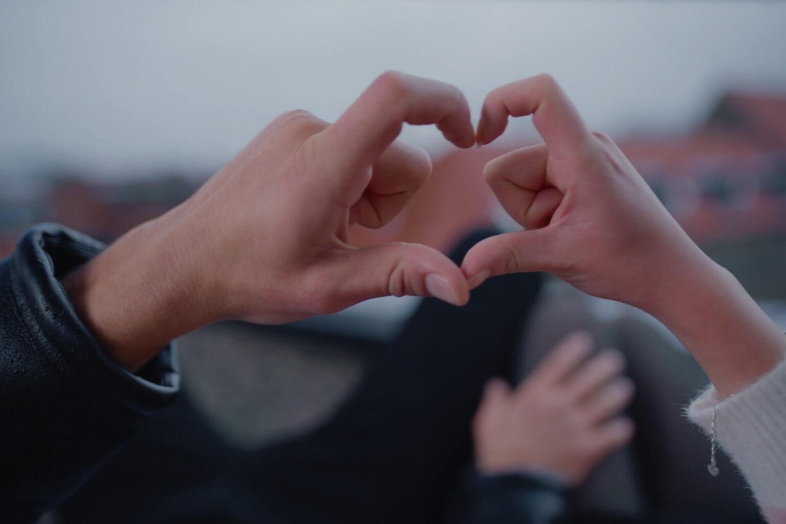 10 Essentials for Writing Love Scenes - The Writer's Diary - Ivoh