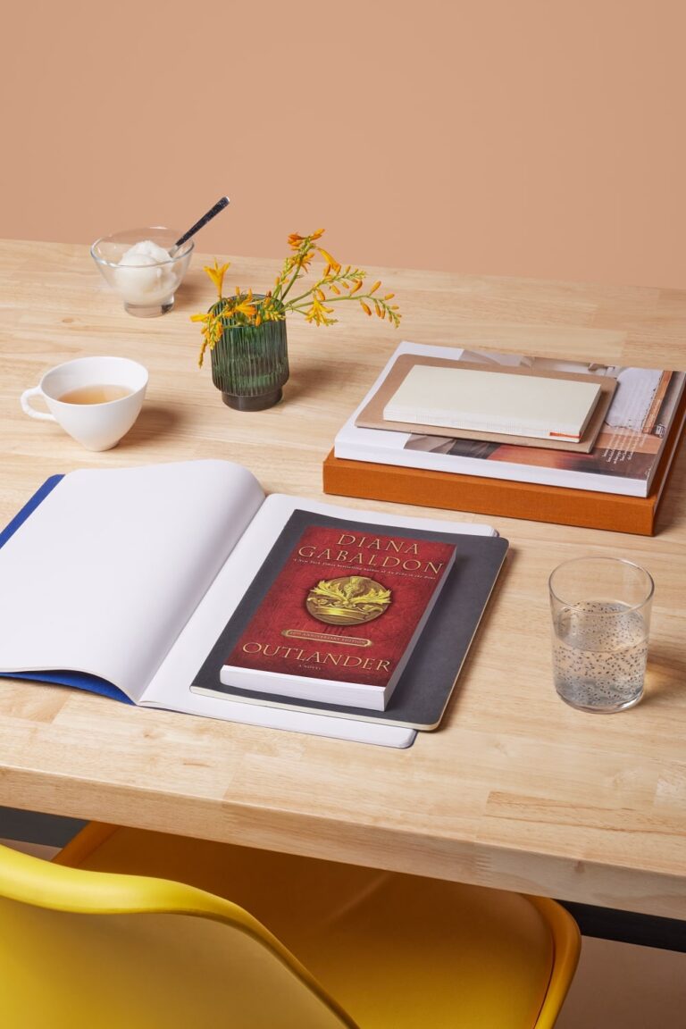 10 Best Romance Books for Beginners - The Art Of Falling In Love - Ivoh