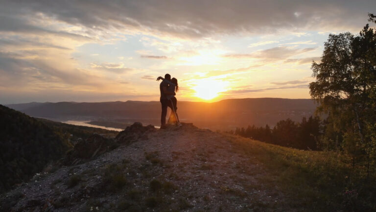 10 Essentials for Writing Love Scenes - The Writer's Diary - Ivoh